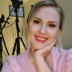 Maria GentleWhispering- Wiki, Age, Height, Husband, Net Worth (Updated ...