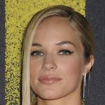 Alexis Knapp Wiki, Age, Height, Boyfriend, Net Worth, Ethnicity