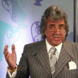 David Dickinson Age, Husband, Wife, Net Worth, Height, Career