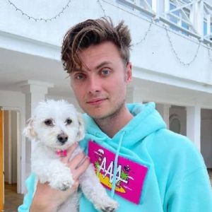 Carter Sharer Age, Height, Net Worth, Girlfriend, Dating