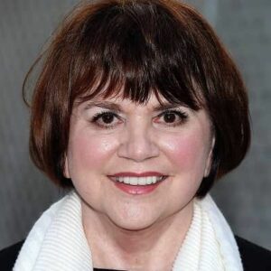 Linda Ronstadt- Wiki, Age, Height, Husband, Net Worth (Updated on March ...
