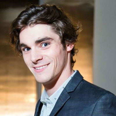 RJ Mitte- Wiki, Age, Height, Girlfriend, Net Worth (Updated on March 2024)