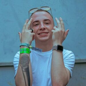 ArrDee- Wiki, Age, Height, Girlfriend, Net Worth (Updated on February 2024)