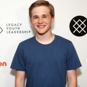 Casey Simpson – Wiki, Bio, Age, Height, Net Worth, Boyfriend (Updated ...