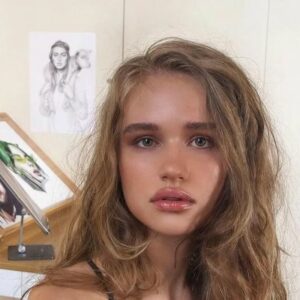 Julia Gisella- Wiki, Age, Height, Net Worth, Boyfriend (Updated on ...