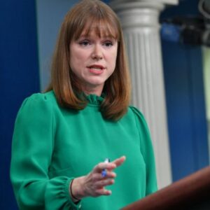 Kate Bedingfield- Wiki, Age, Height, Net Worth, Husband (Updated on ...